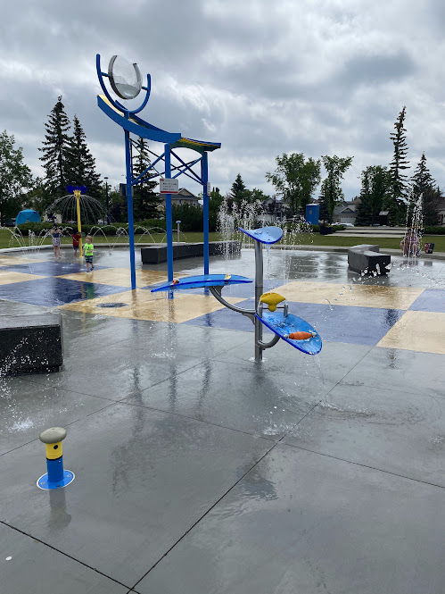 Somerset Spray Park - calgaryplaygroundreview.com