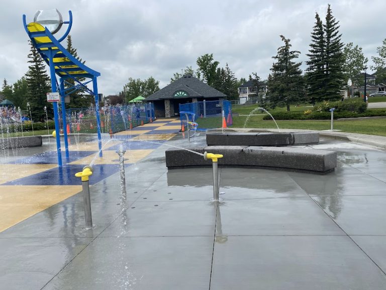 Somerset Spray Park - calgaryplaygroundreview.com