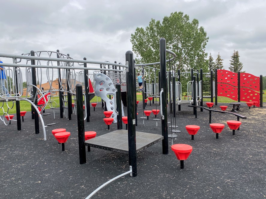 Samuel W. Shaw School Playground - calgaryplaygroundreview.com