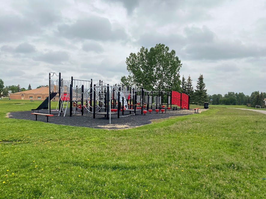 Samuel W. Shaw School Playground - calgaryplaygroundreview.com