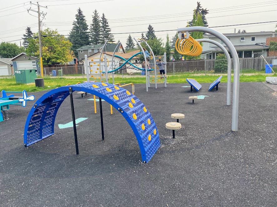 Captain John Palliser School Playground - calgaryplaygroundreview.com