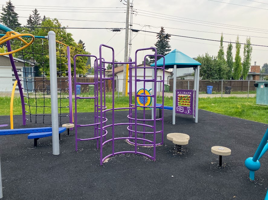 Captain John Palliser School Playground - calgaryplaygroundreview.com